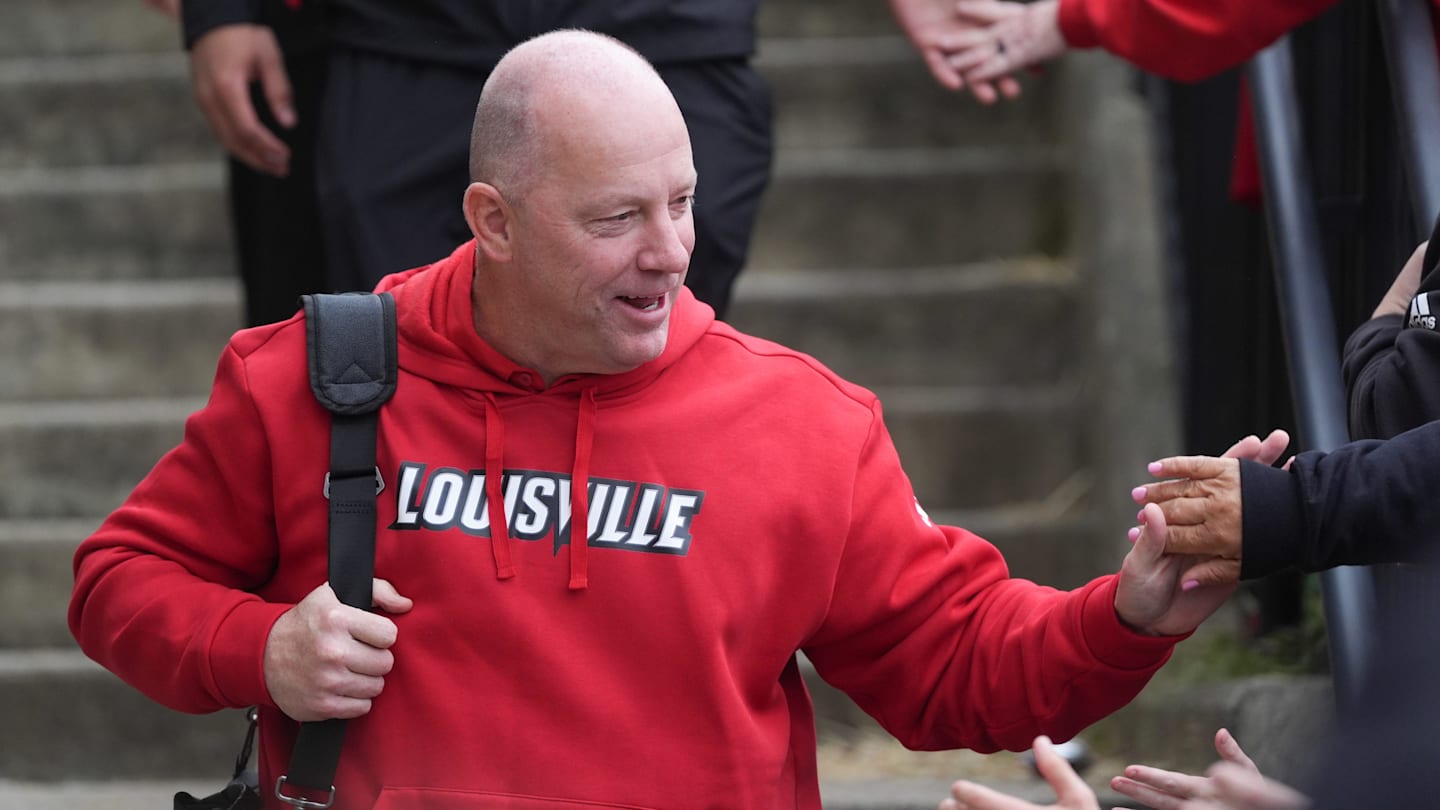 Jeff Brohm is sticking with the Cardinals, turns down Penn State gig