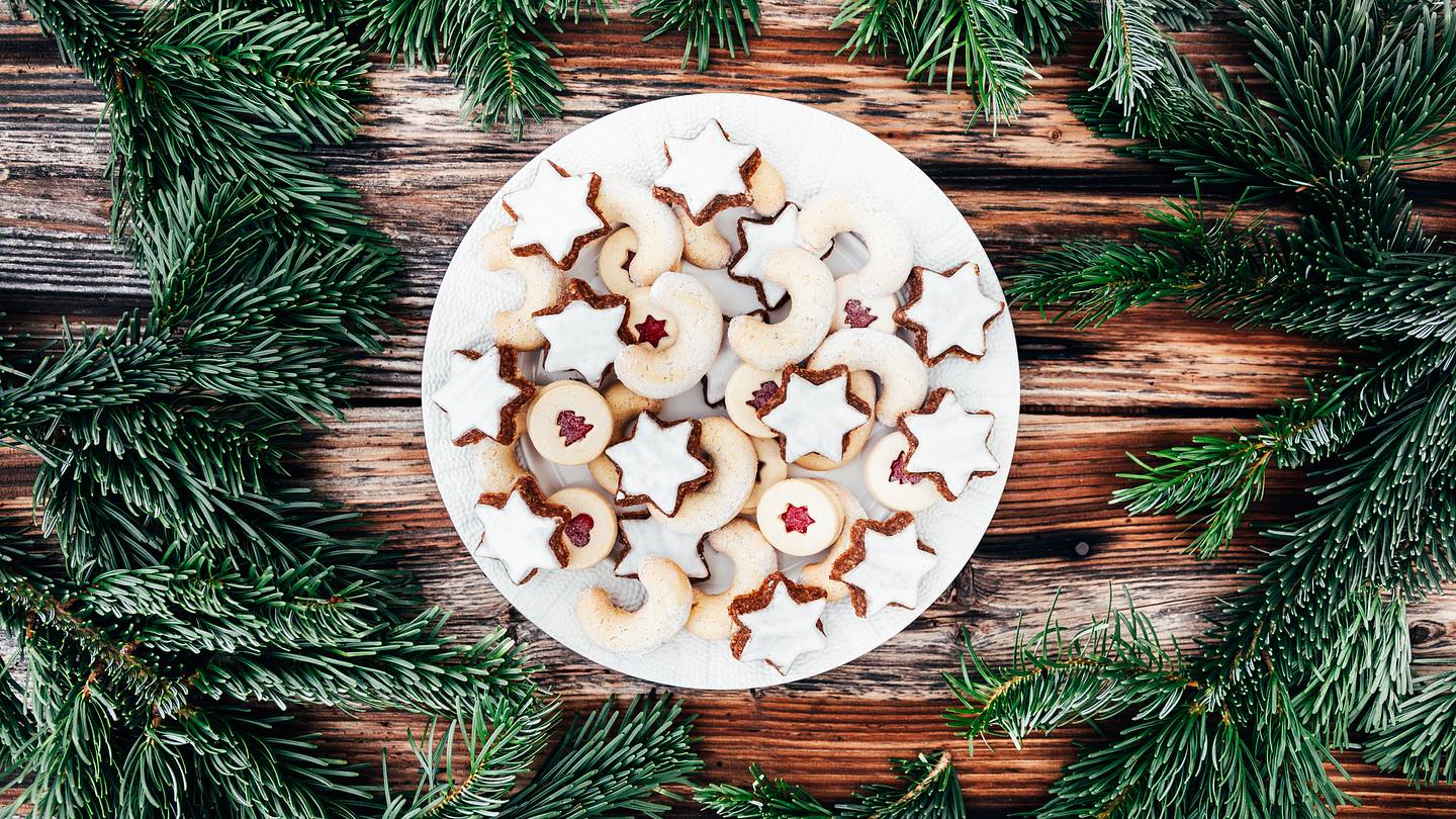 11 Holiday Cookies From Around the World