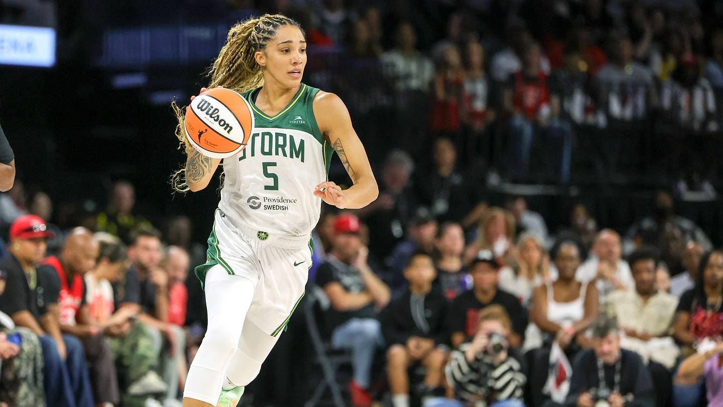 5 of the top players (we think) will be unprotected in the WNBA ...