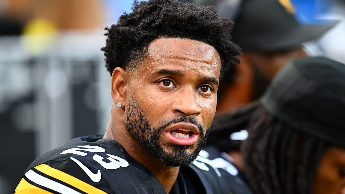 Darius Slay makes bold decision just days after shocking Steelers exit