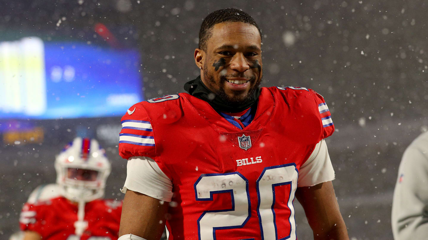 Former Bills RB gifted with NFL comeback chance after signing with AFC ...