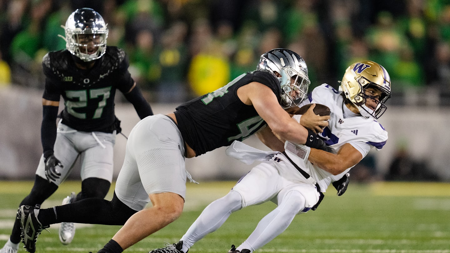 Washington had no answer for Oregon pass rush and Demond Williams Jr ...