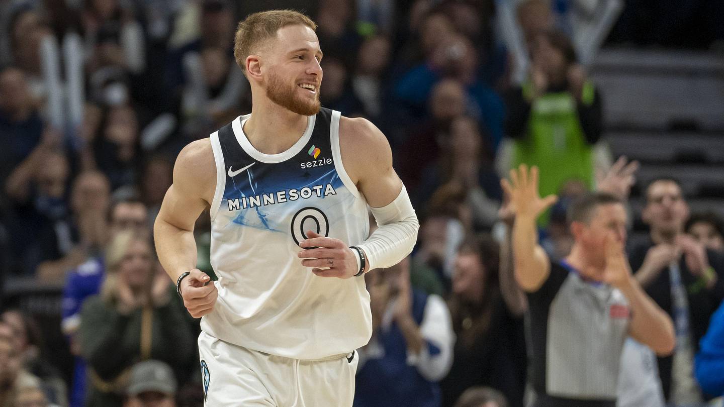 Donte DiVincenzo thriving for Wolves since entering starting lineup