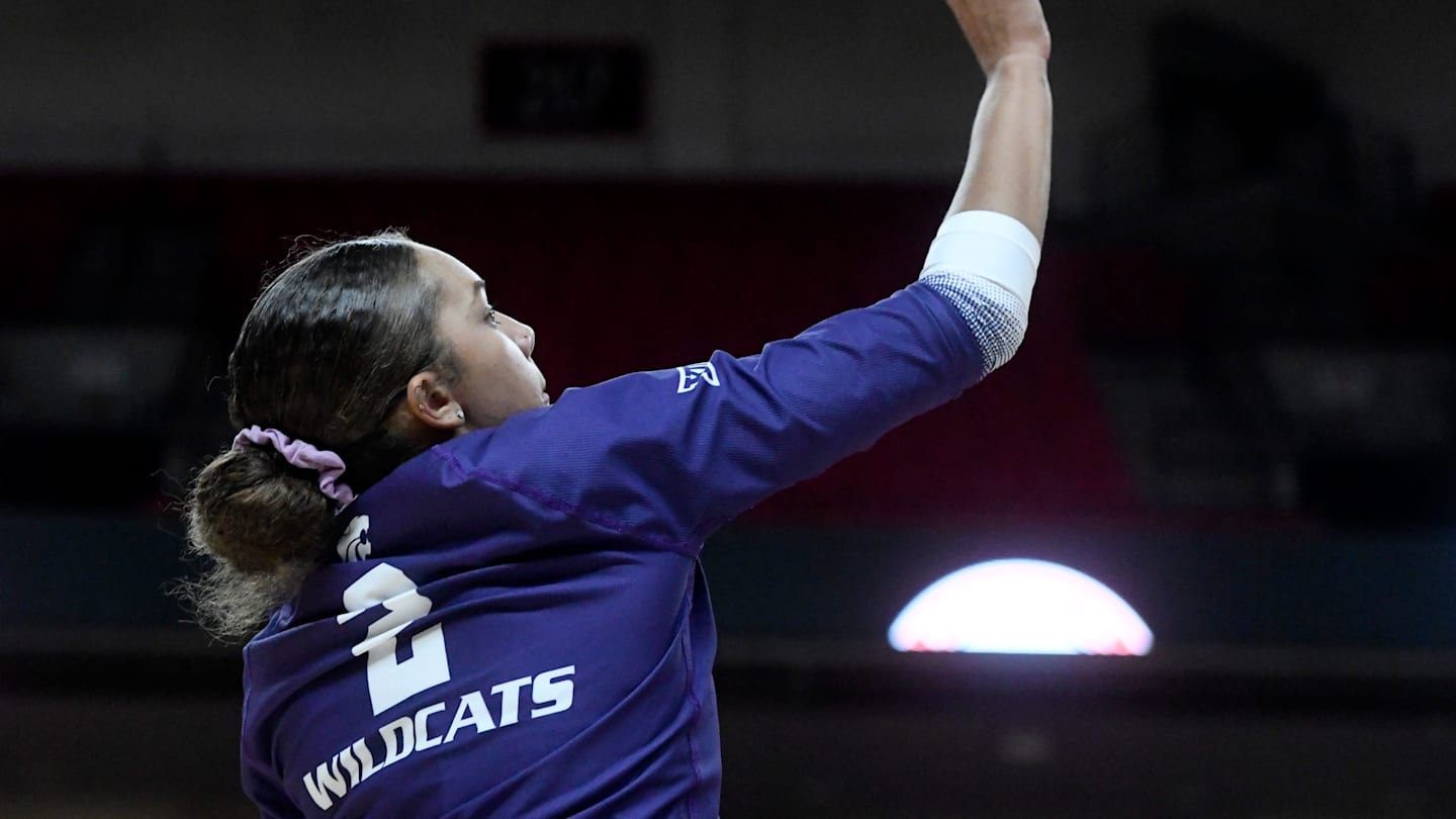 Kansas State’s Volleyball Players Brenna Schmidt and Symone Sims Earn Academic All-District Honors