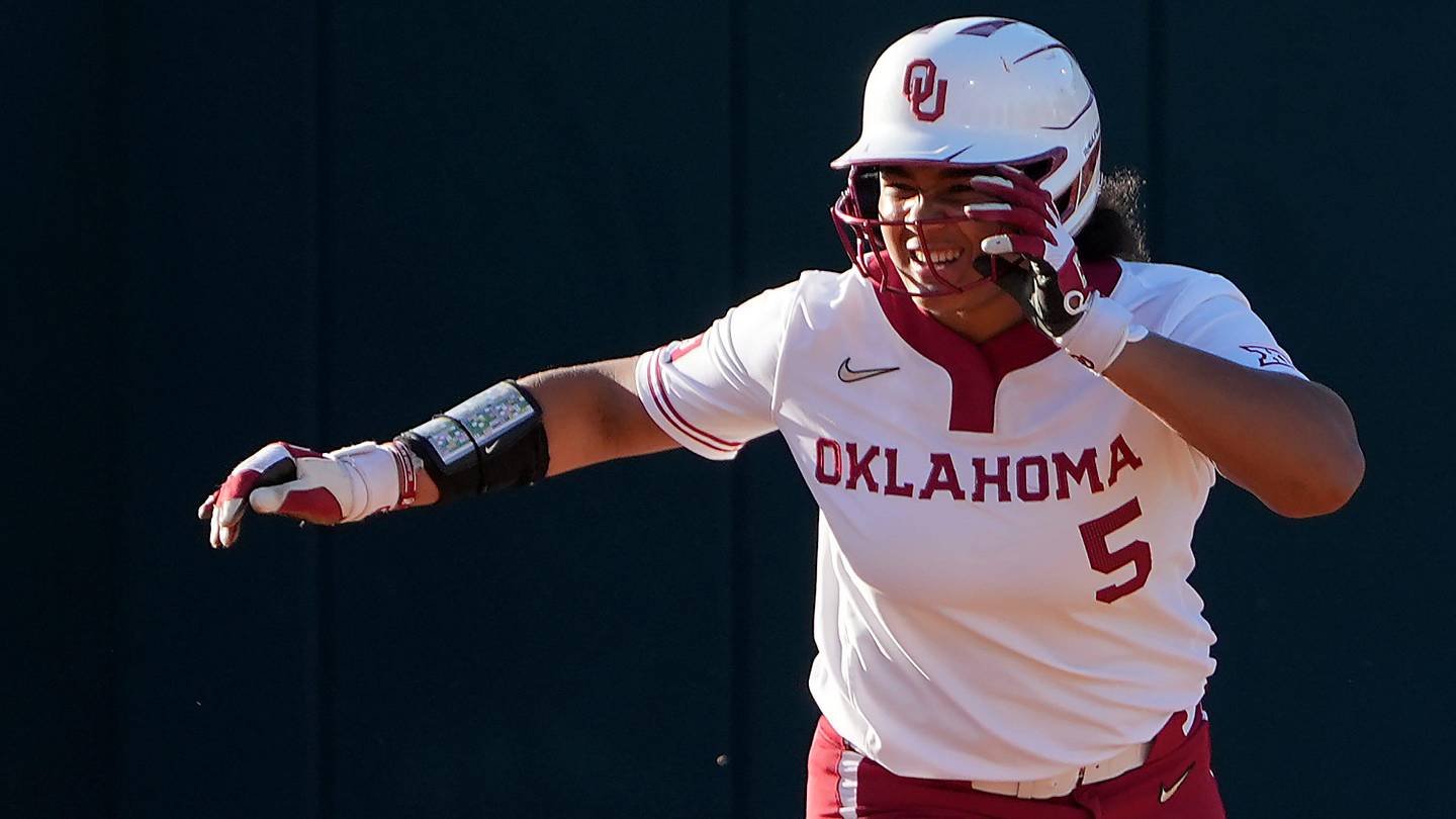 OU Softball: No. 4 Texas Upsets No. 1 Oklahoma, Levels Series