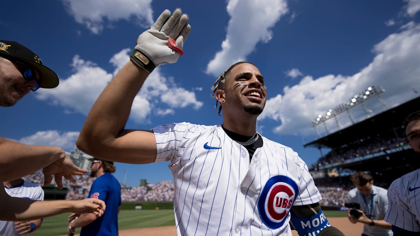 Beloved Cubs figure makes long-awaited Wrigley Field return