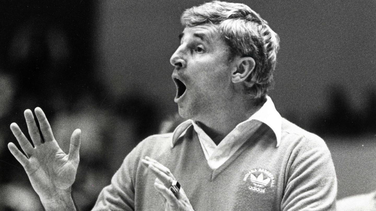 Indiana Basketball to Build Bob Knight Statue in Assembly Hall