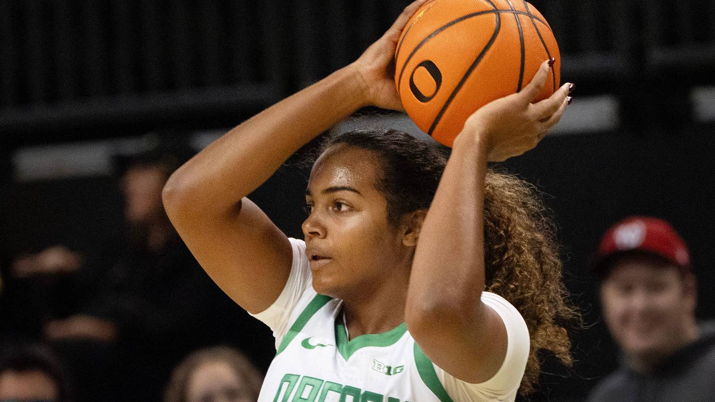 Oregon women surge to comeback win at Auburn, reach 9-0