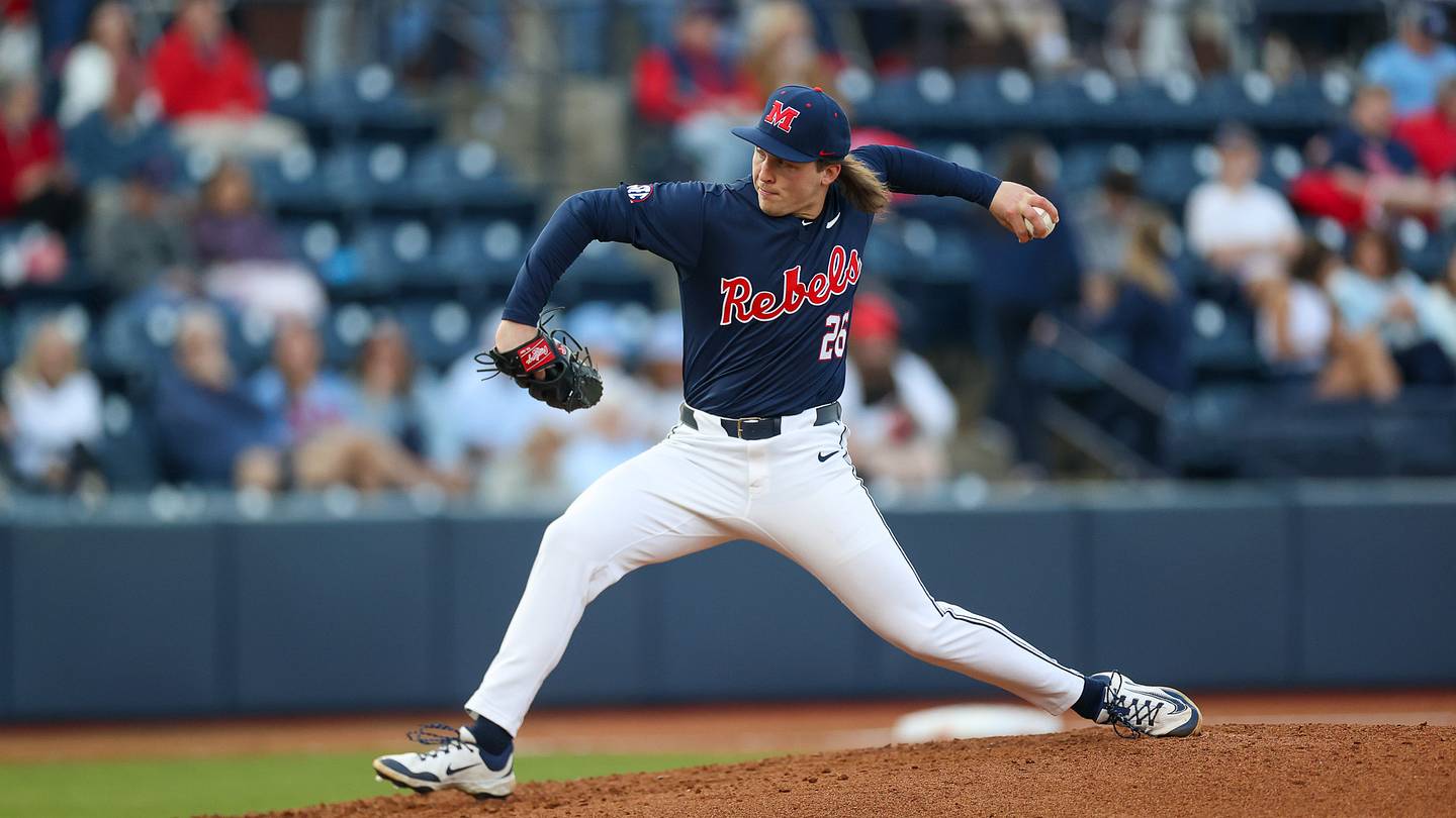 Ole Miss Baseball's Hunter Elliott Earns Rawlings Gold Glove Award Honor