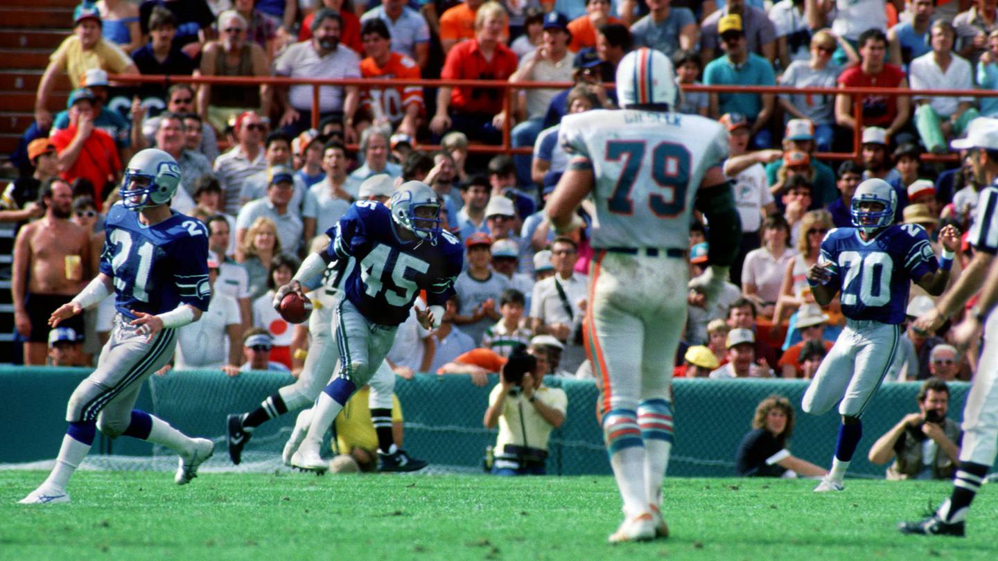 3 essential cards of Pro Football Hall of Famer Kenny Easley