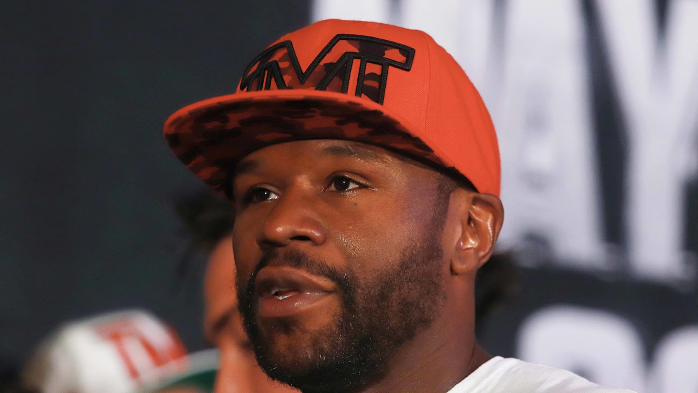 Legendary Trainer Names The Boxer That's Better Than Floyd Mayweather ...