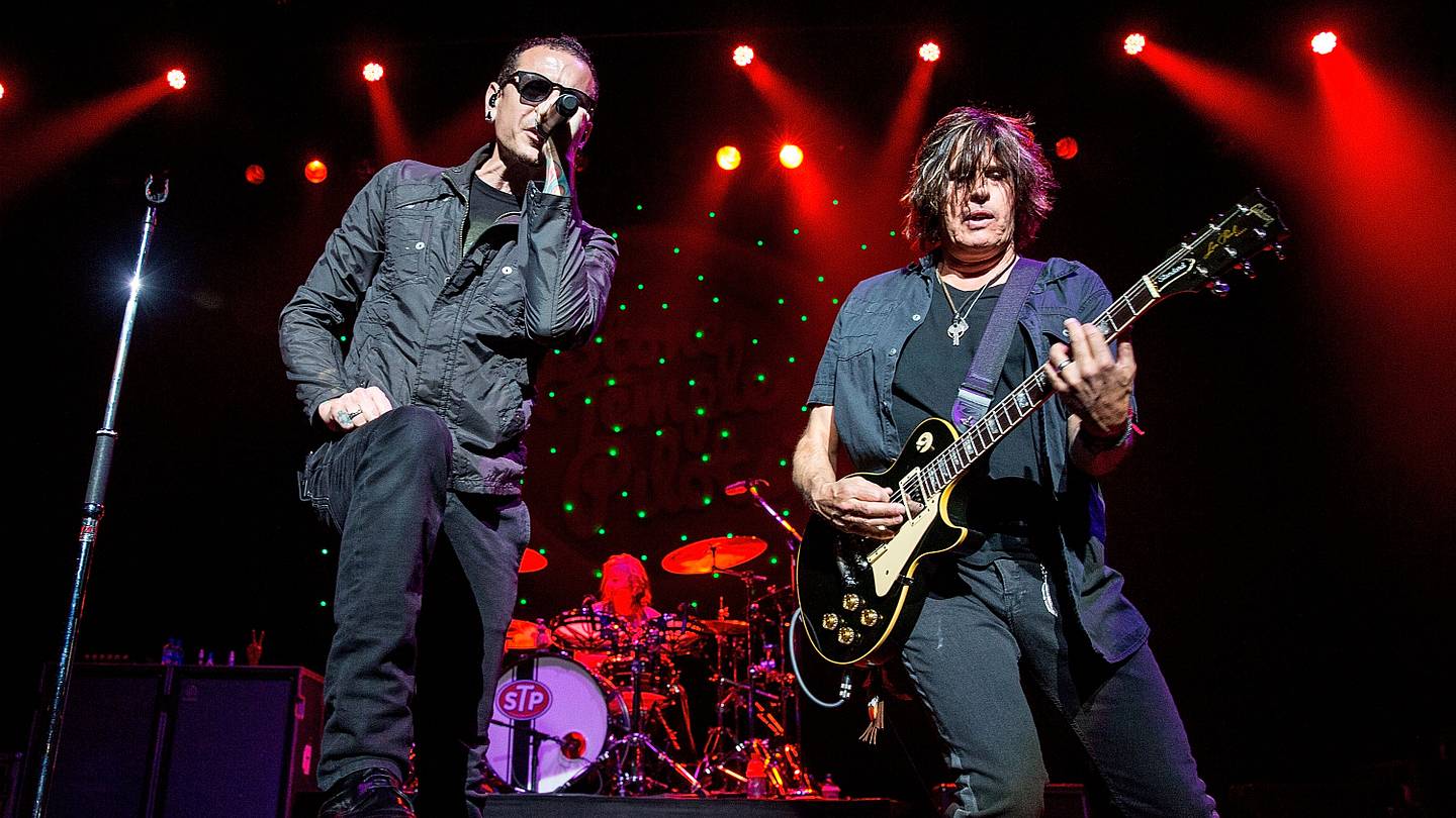 Why did Chester Bennington leave Stone Temple Pilots?