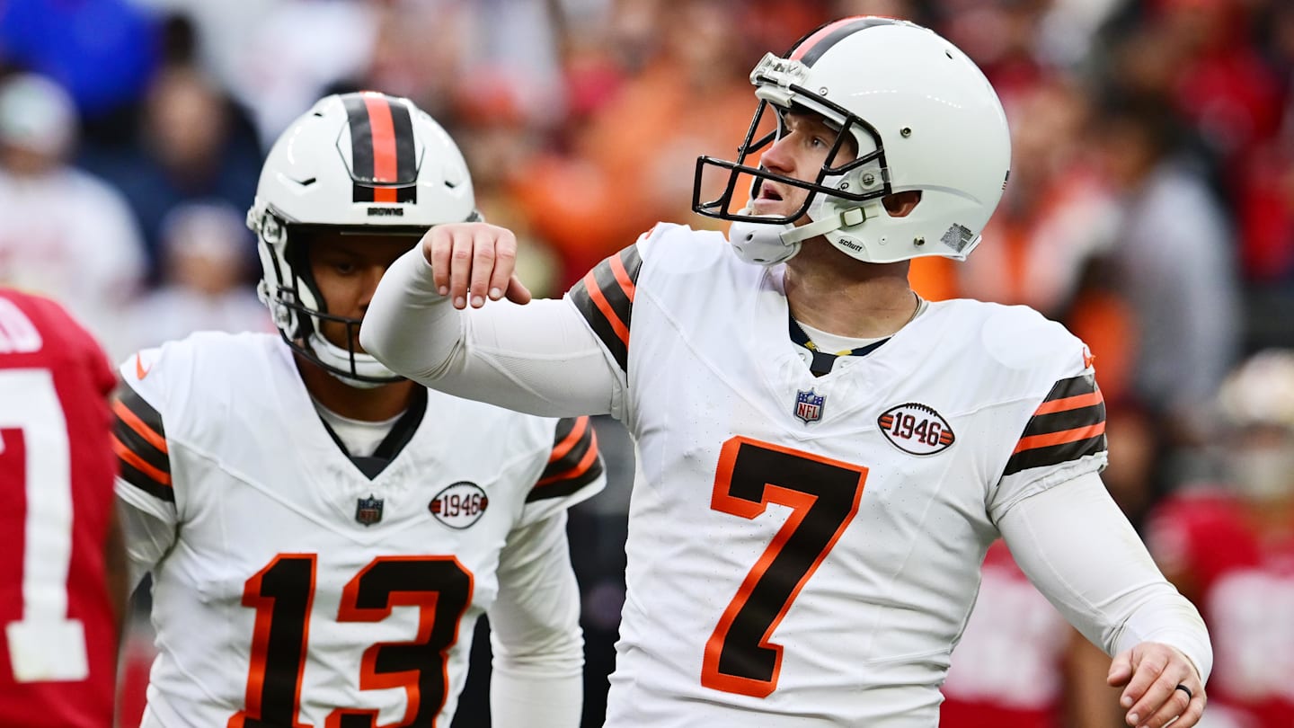 Browns lock up Dustin Hopkins with three-year extension