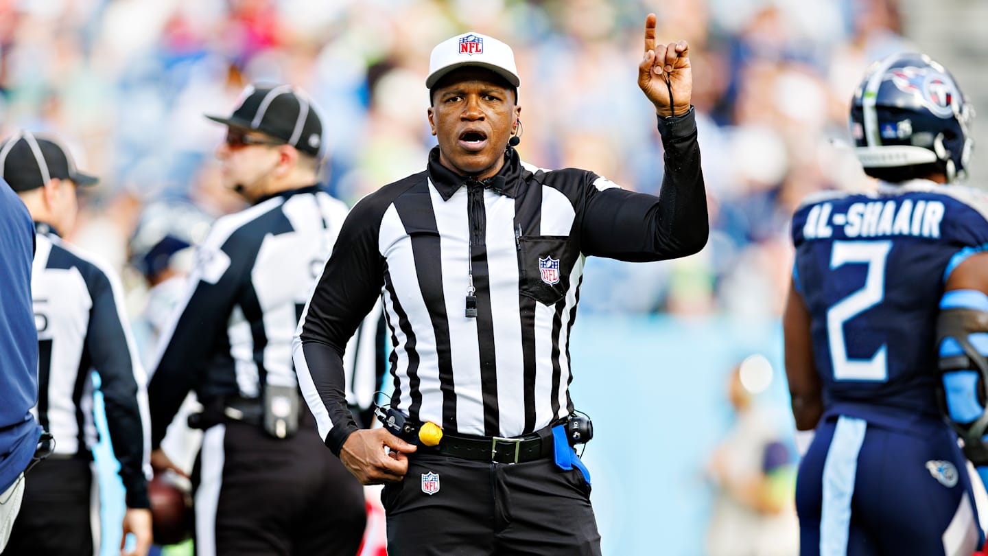 Who are the announcers and referees for NY Jets vs. Steelers tonight?