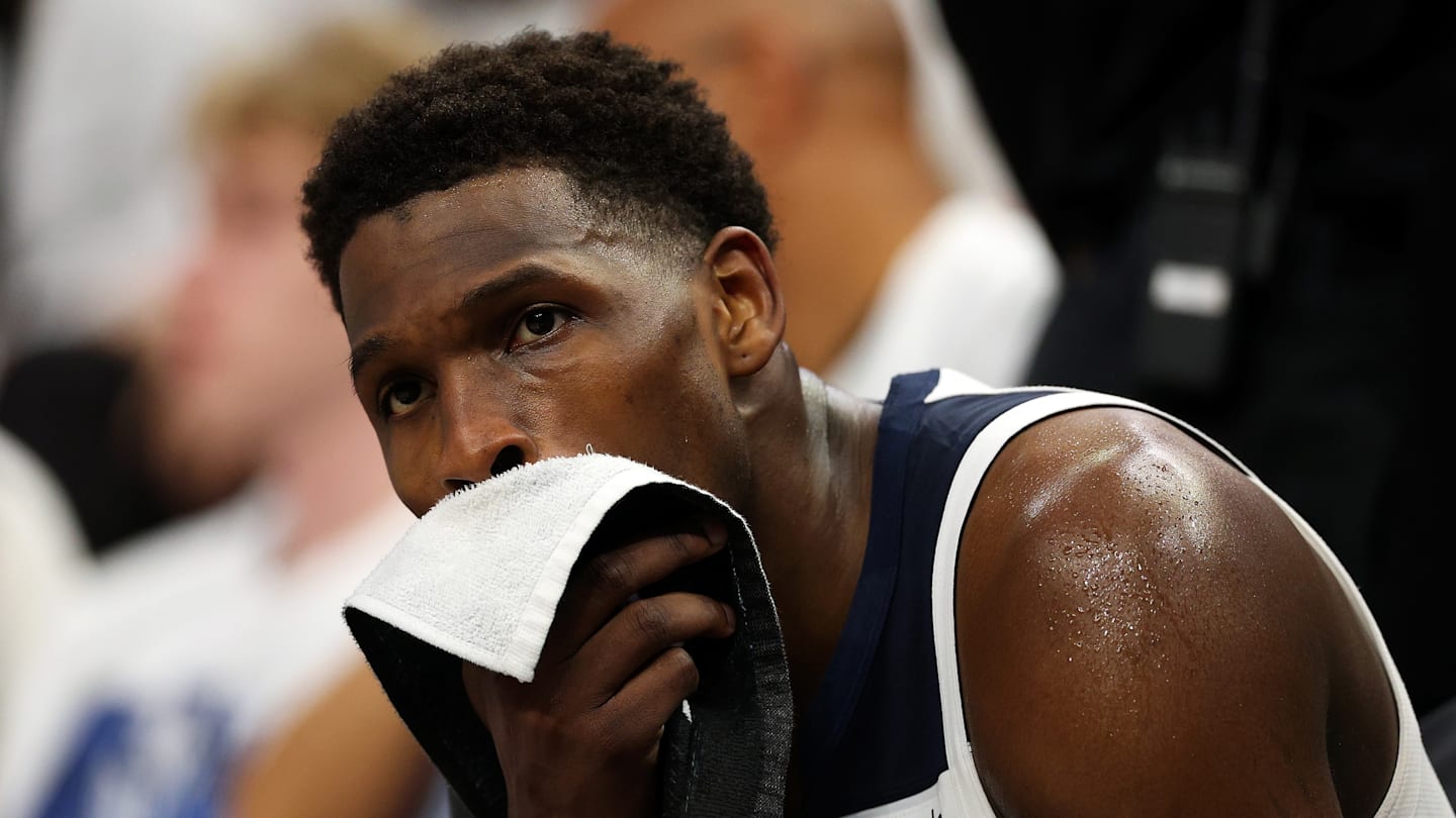 Anthony Edwards suffers yet another injury scare in Game 2 vs. Warriors