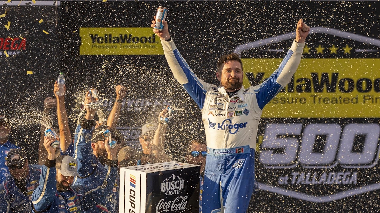 Ricky Stenhouse Jr. Scores Win in Electric Photo Finish at Talladega ...