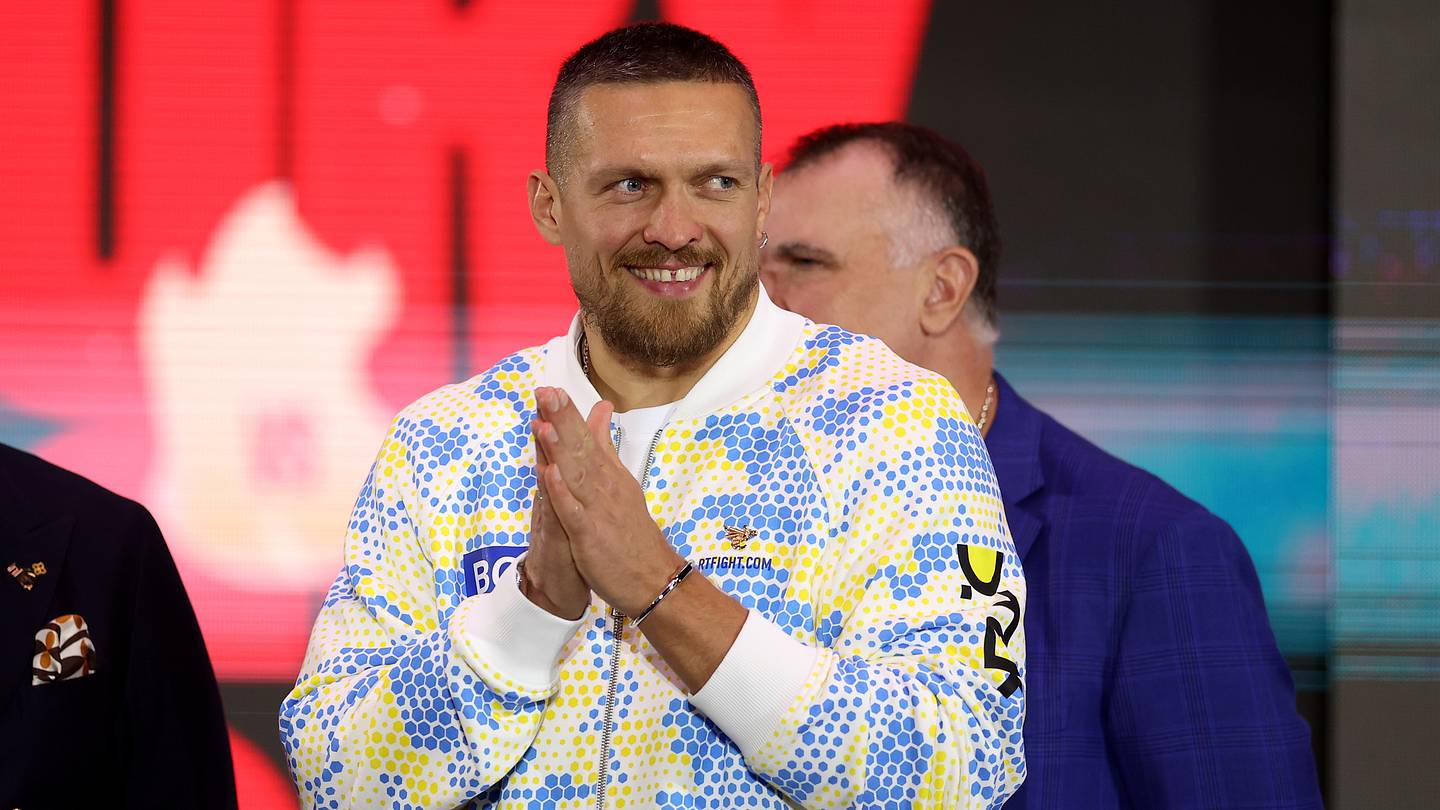 Oleksandr Usyk stats: Height, weight, reach, net worth & more