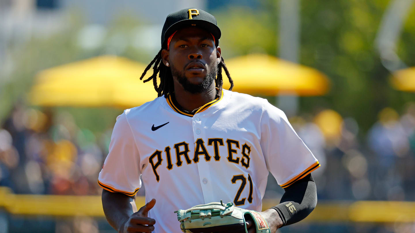 Oneil Cruz shuts down return to shortstop as Pirates fans flip-flop on ...