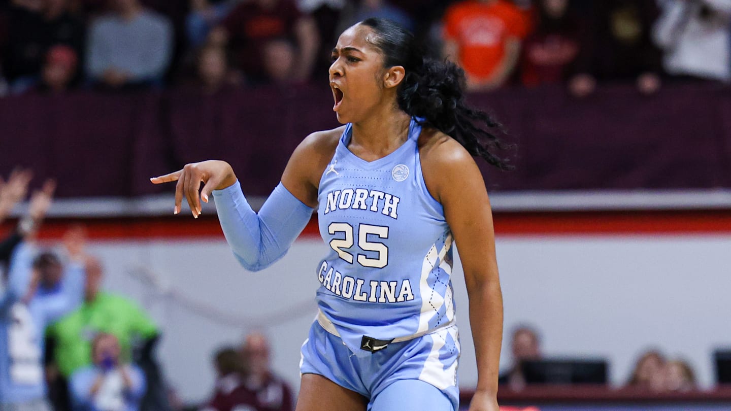 Deja Kelly reaches exclusive UNC women's basketball scoring milestone