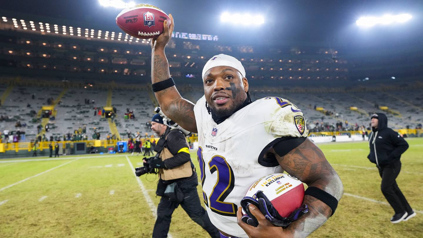 Derrick Henry keeps running his way toward NFL history and the record books