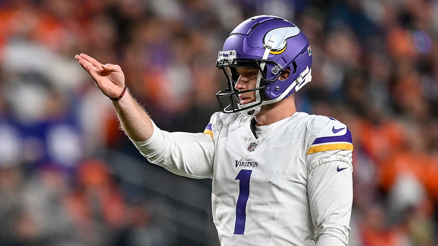 Greg Joseph just entered the chat in 49ers' minicamp kicking competition