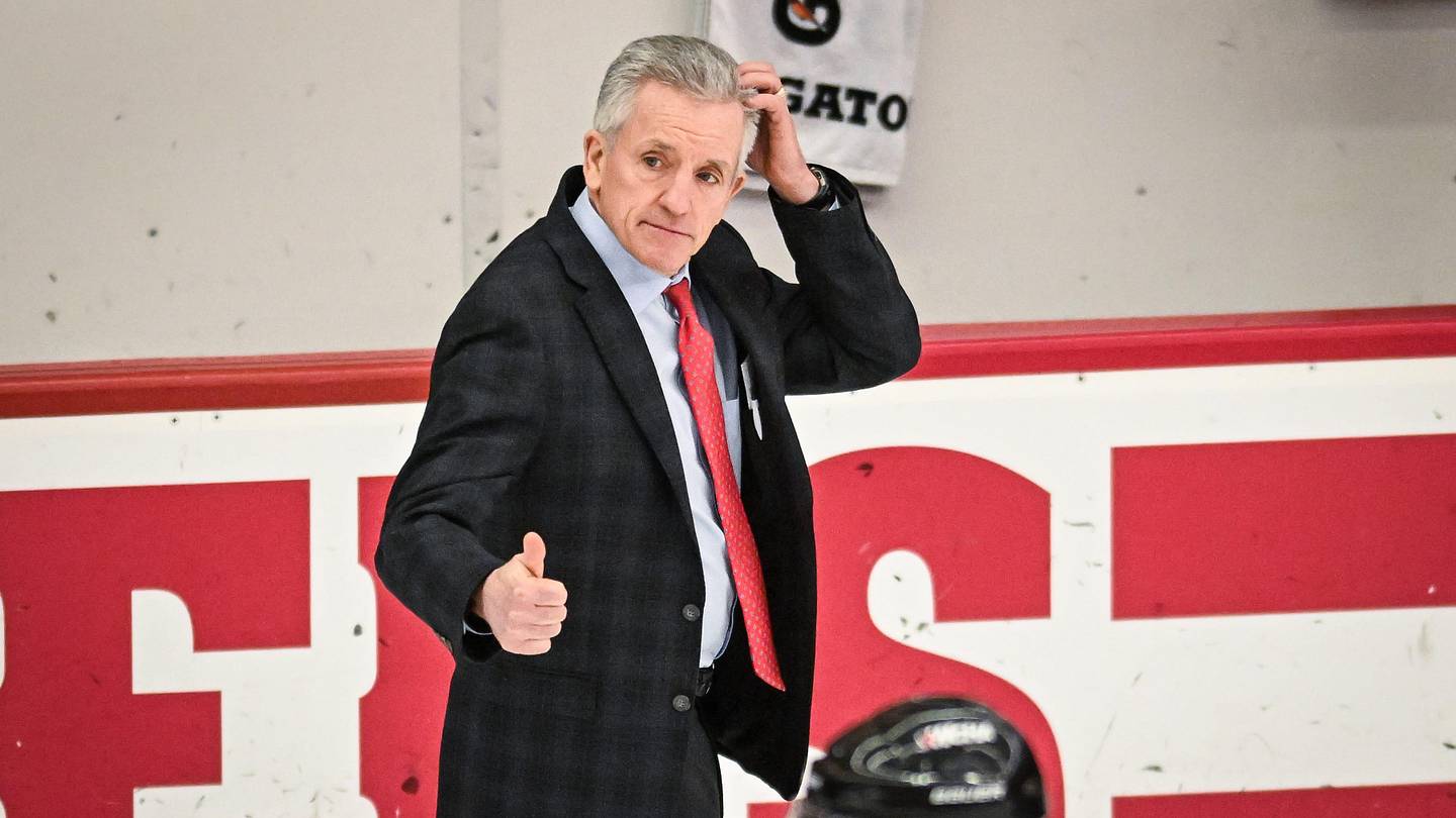 Wisconsin women's hockey reclaims unanimous number-one ranking
