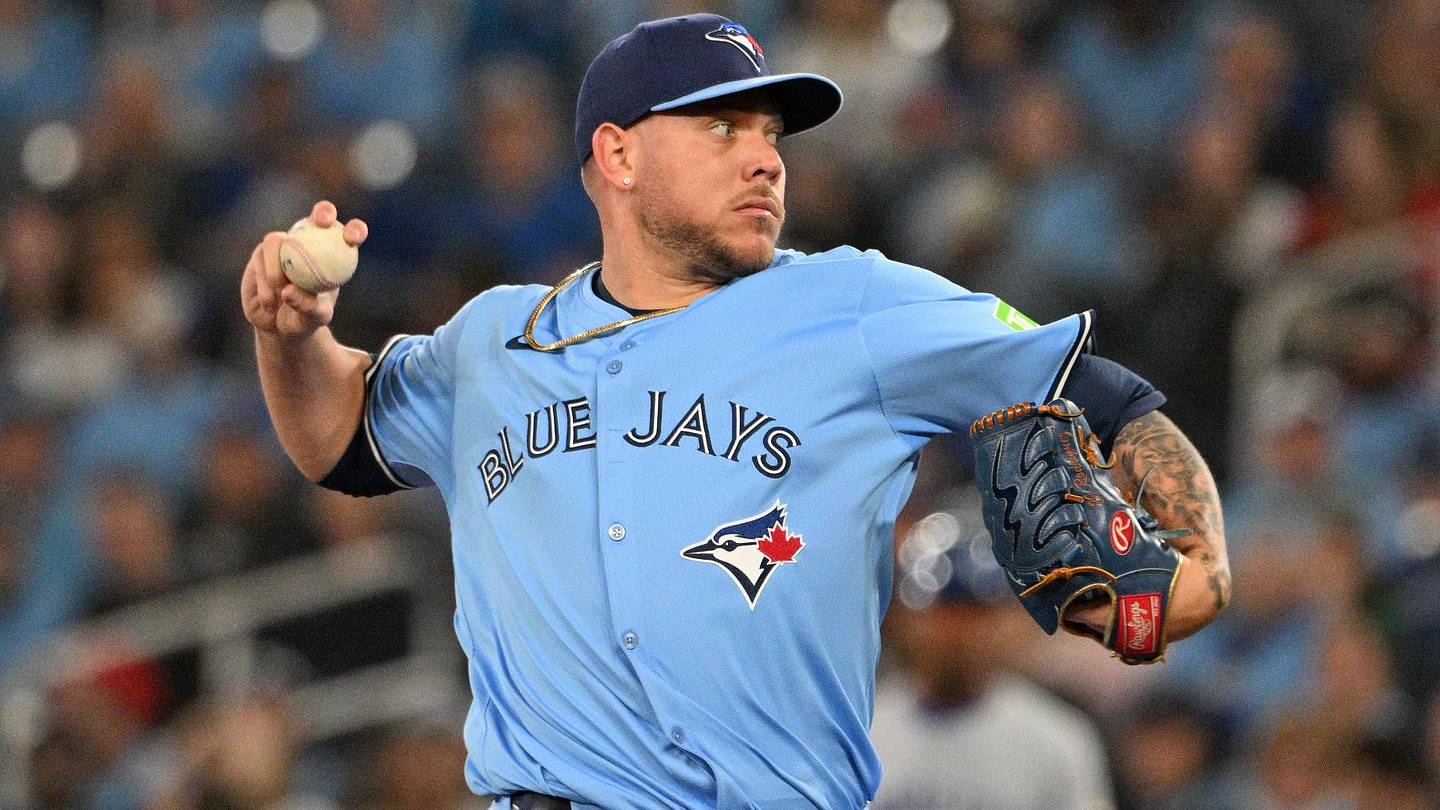 Blue Jays announce pair of roster moves, immediately lean on newly ...