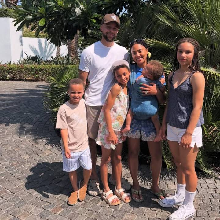 “Beautiful Chaos” at Home — Stephen Curry Opens Up About Raising Four ...