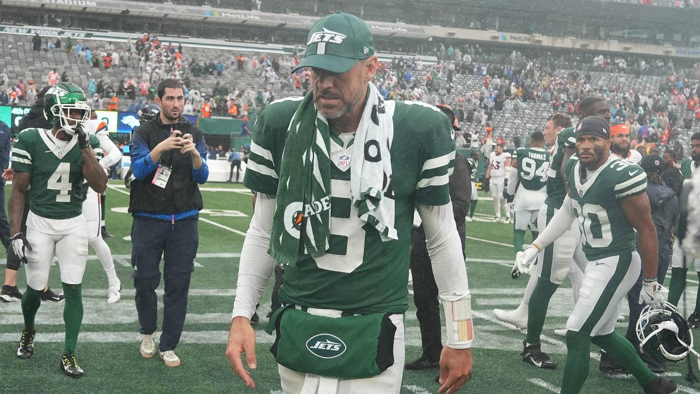 Aaron Rodgers Pushed Back Against Robert Saleh's Comments About Jets ...