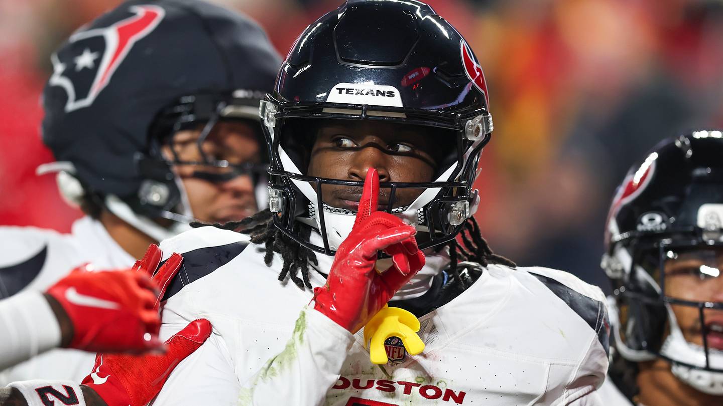 How have Texans turned their season around? By changing nothing