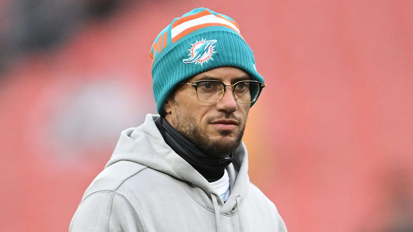 Dolphins face big Mike McDaniel decision after embarrassing loss to Jets