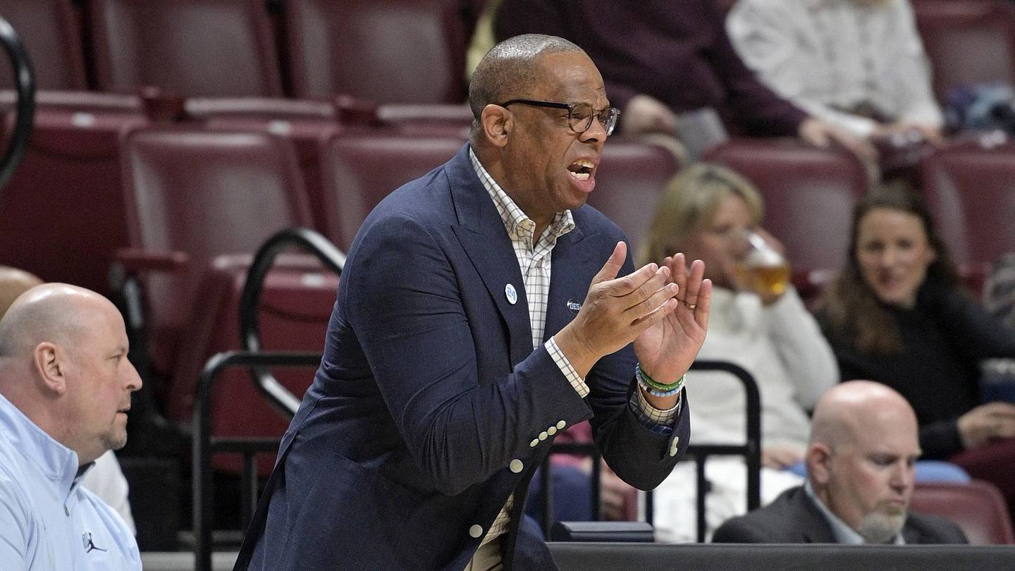 Hubert Davis: Rediscovered UNC Basketball Strong Suit 'Giving Us Life'