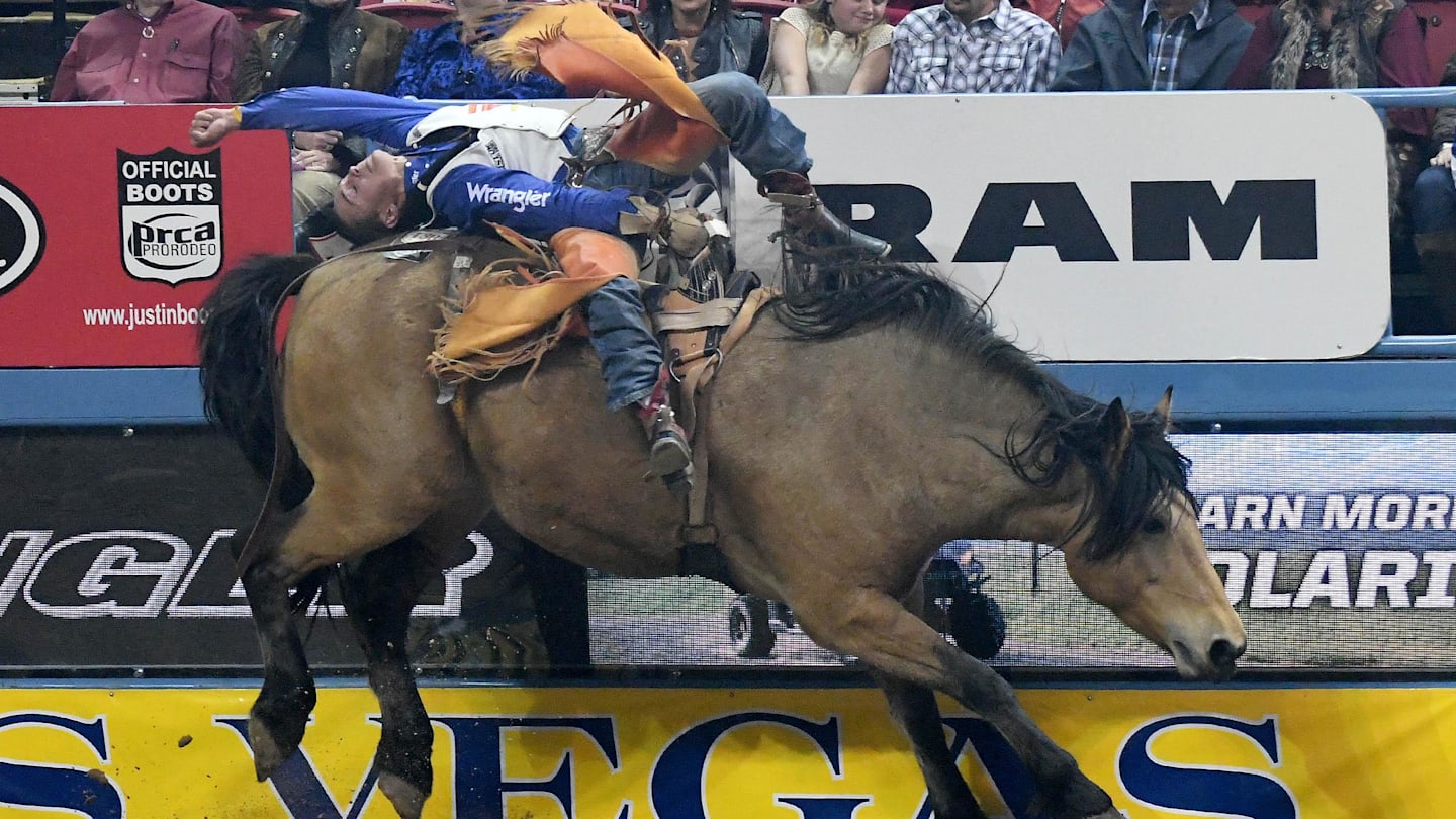 Bareback Riders Double Down in California Circuit