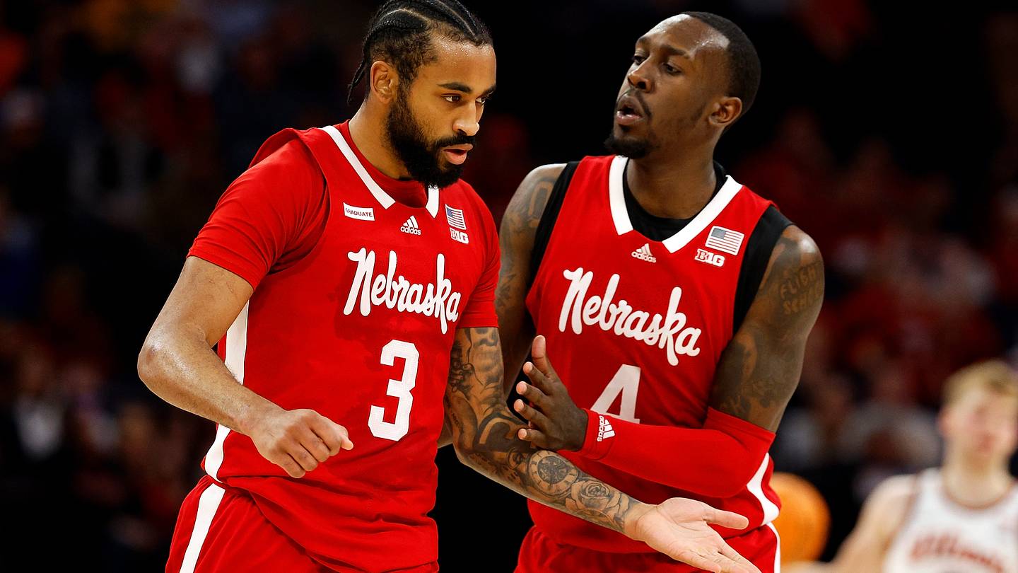 Two Nebraska basketball stars announce return for next season