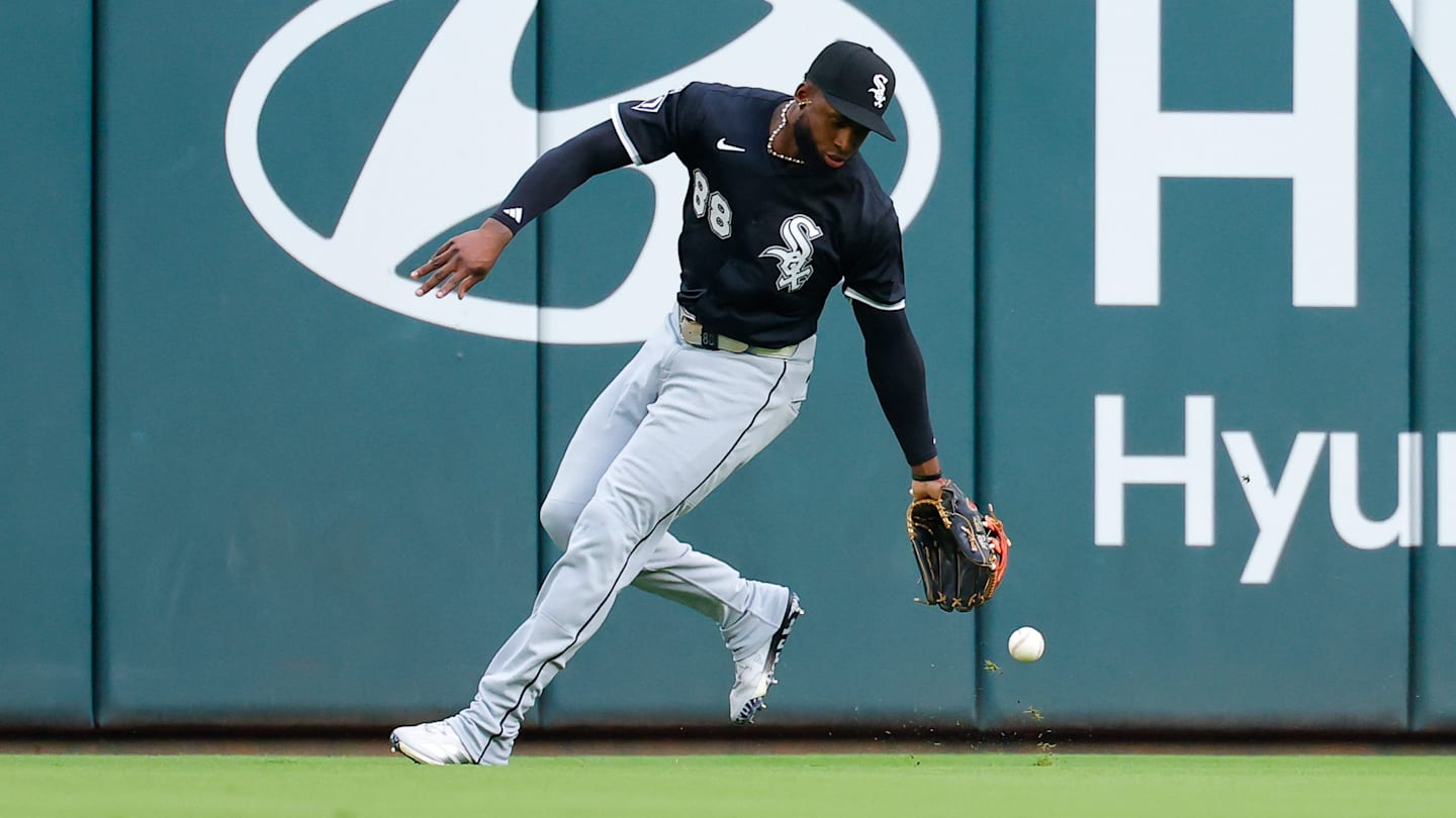 White Sox Rumors: Reds insider's Luis Robert Jr. trade report lacks fire