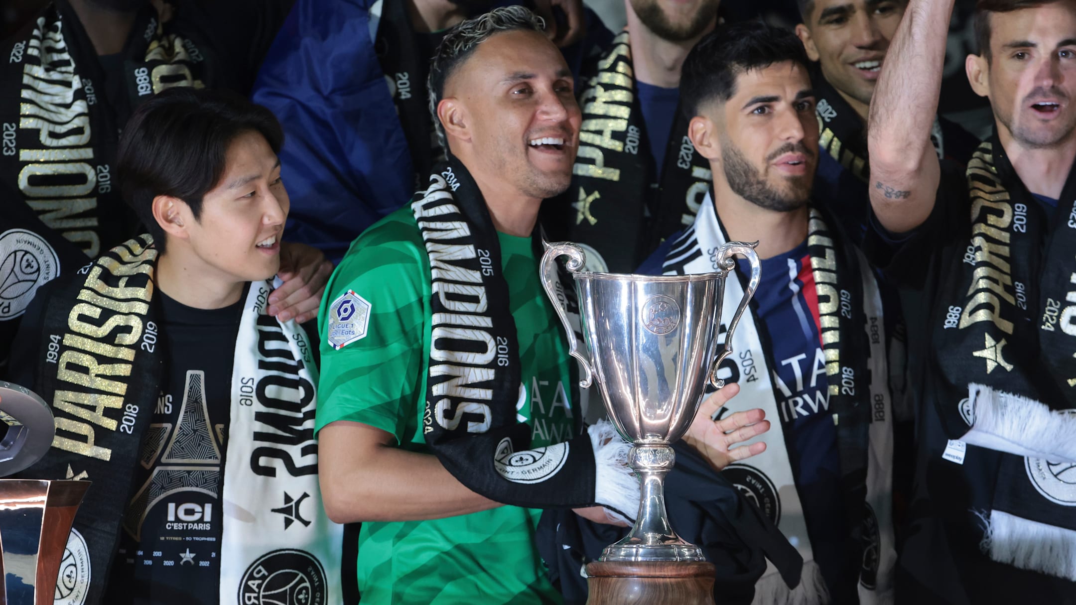 Real Madrid legend signs for his new club at 38-years-old ...