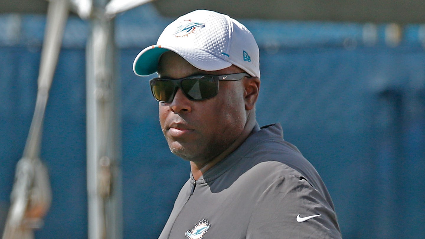 Chris Grier's mistakes have put the Dolphins in a bad draft position