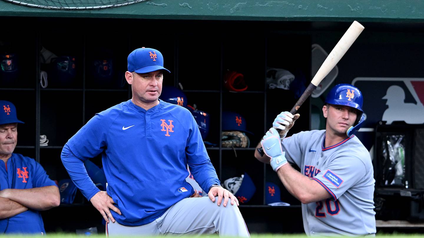 No chance the NY Mets fire Carlos Mendoza, but his seat should feel ...