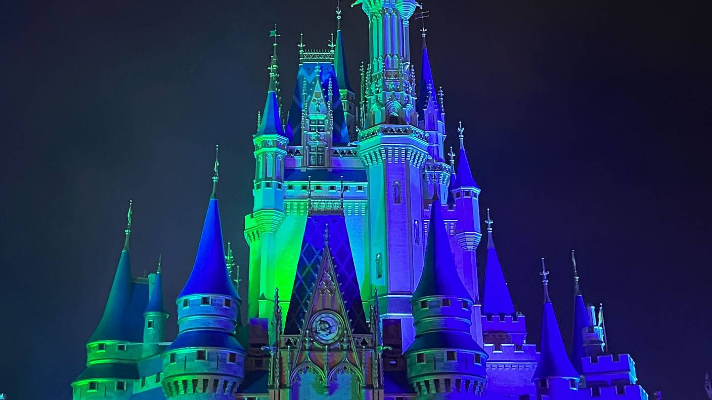 These are the must-see Walt Disney World sights at night time.