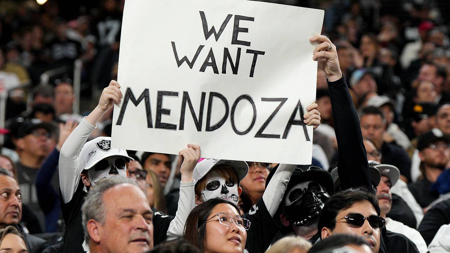 Raiders reunite Fernando Mendoza with college teammates in 4-round mock ...