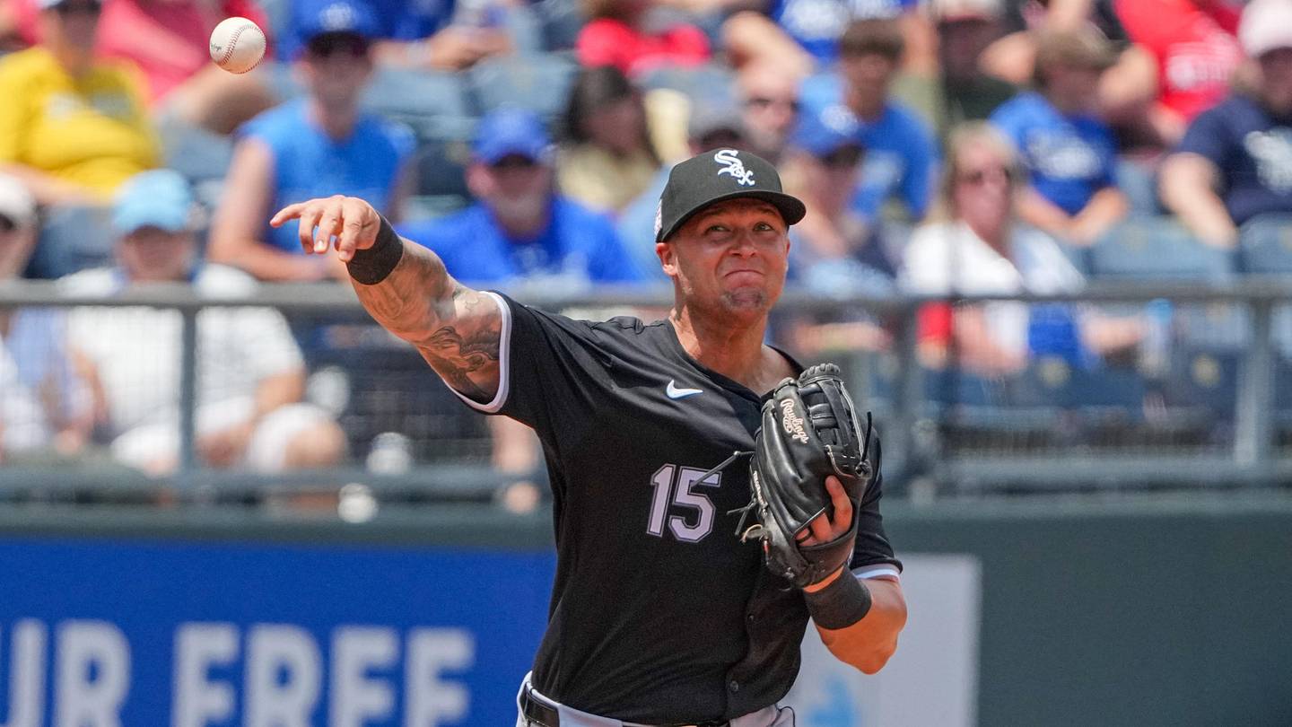 Reds fans will either laugh or cry at latest twist in Nick Senzel disaster