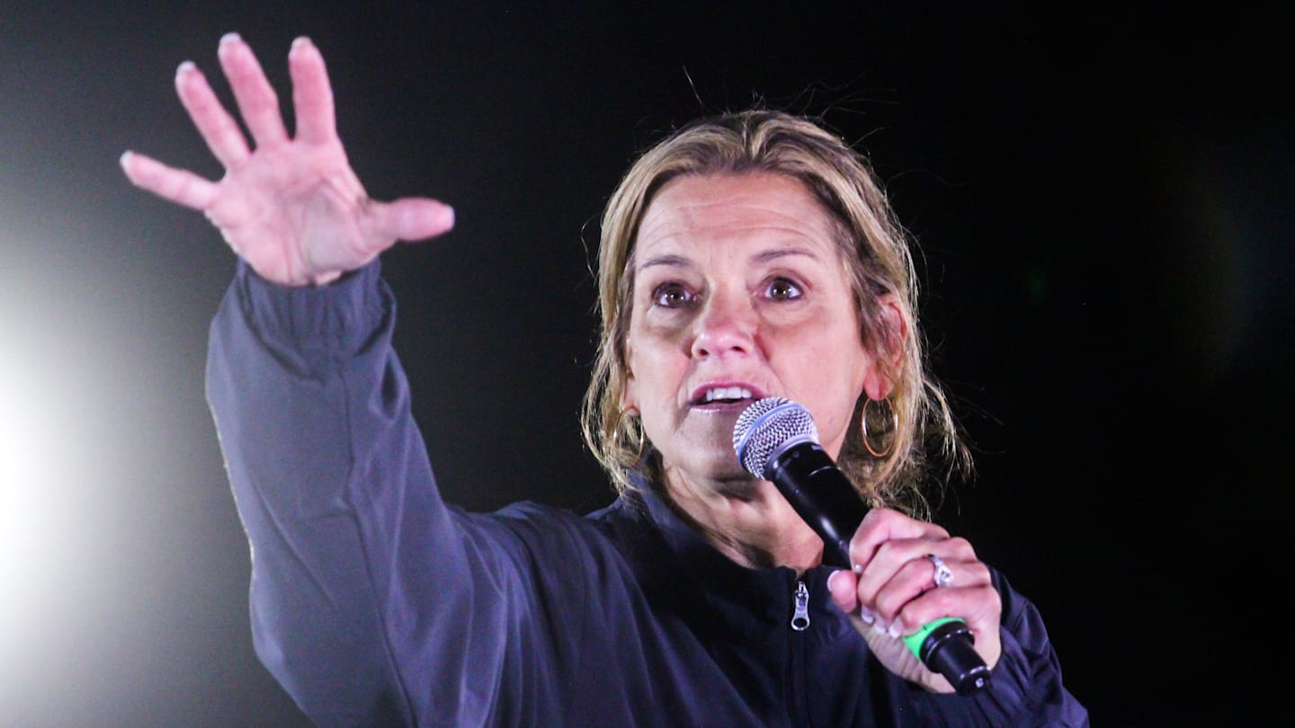 New Badgers coach makes in-state splash with offers to 2 top women's ...