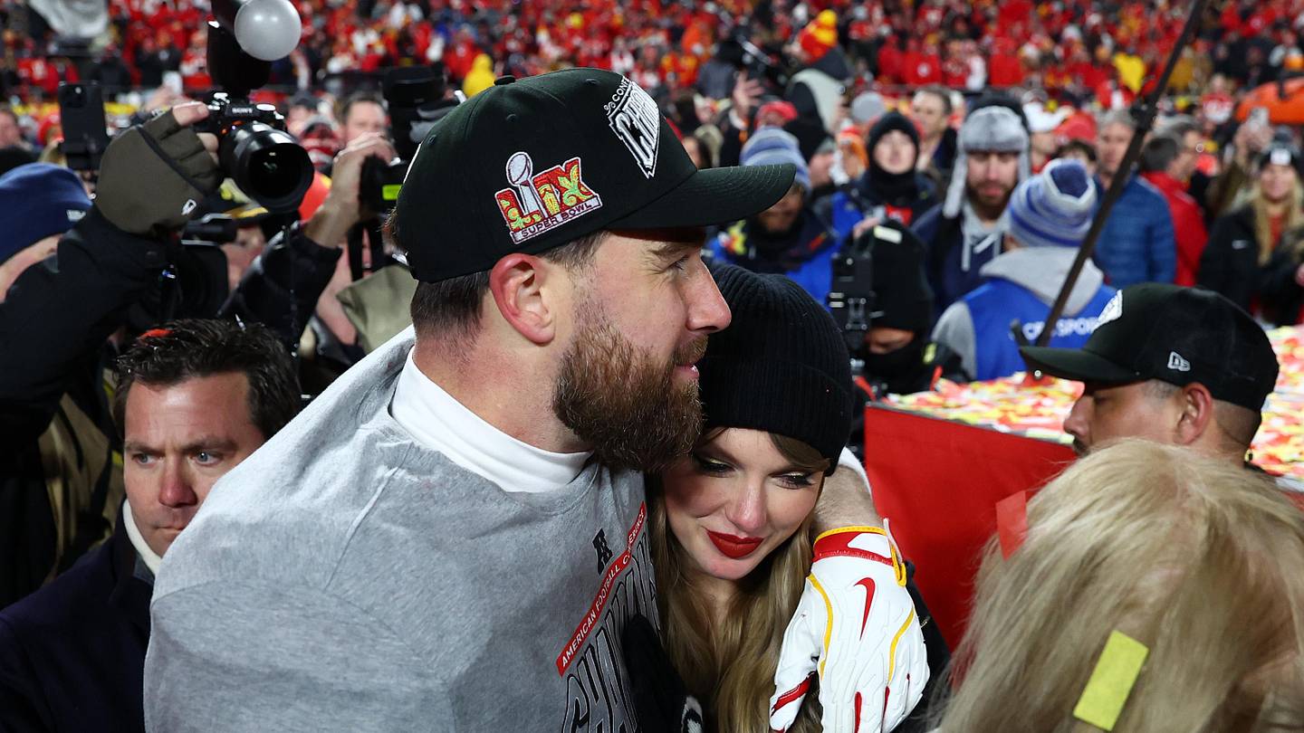 Travis Kelce, Taylor Swift's 'red' date night at NHL’s Stanley Cup ...