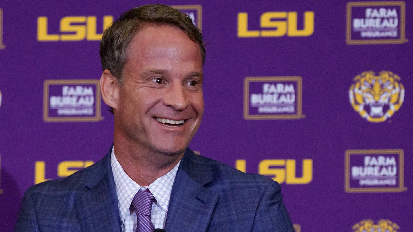 LSU Football Could Target This Elite Big 12 Quarterback After Entering ...