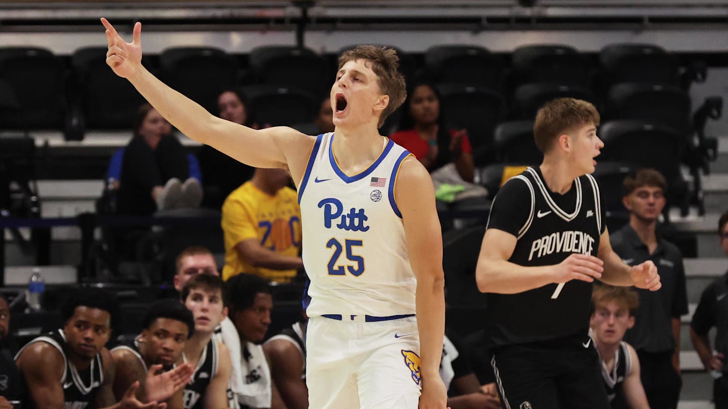 Pitt Downs Pitt-Johnstown in Exhibition