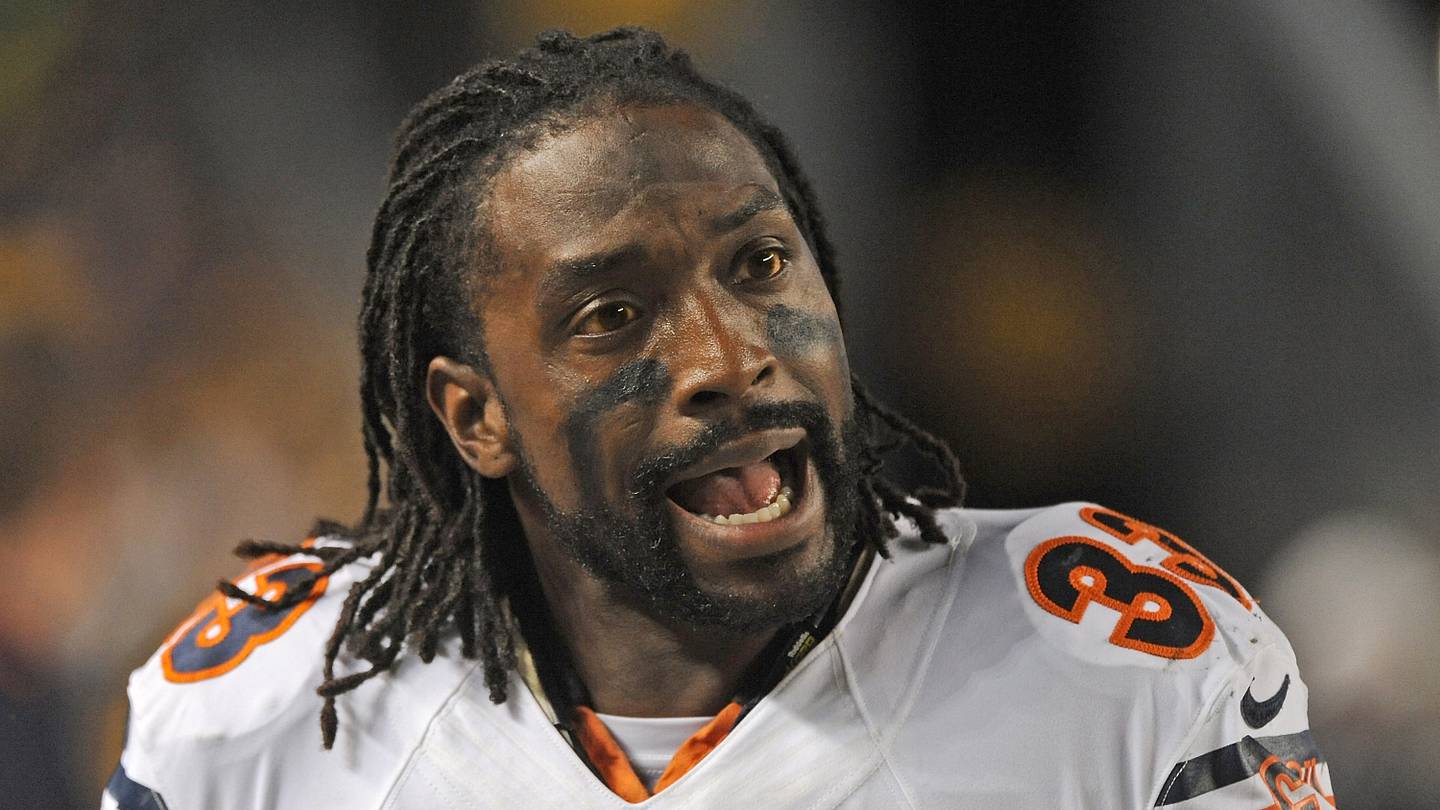 Former Chicago Bears corner Charles Tillman competes against Maurice ...