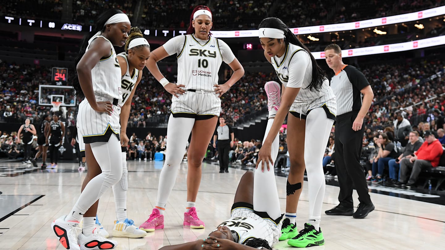 Who can clinch the final WNBA playoff spot?