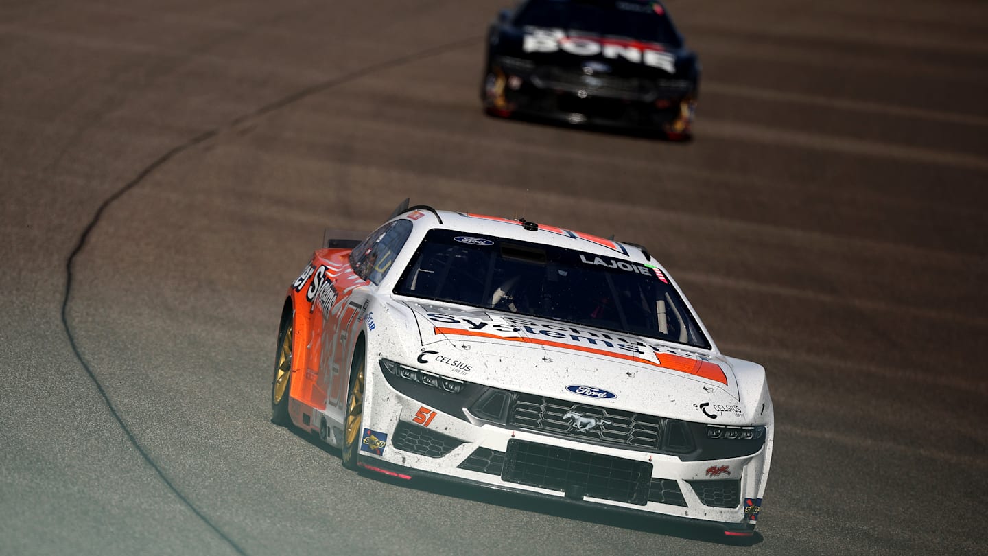 NASCAR veteran linked to final empty seat for the 2025 season