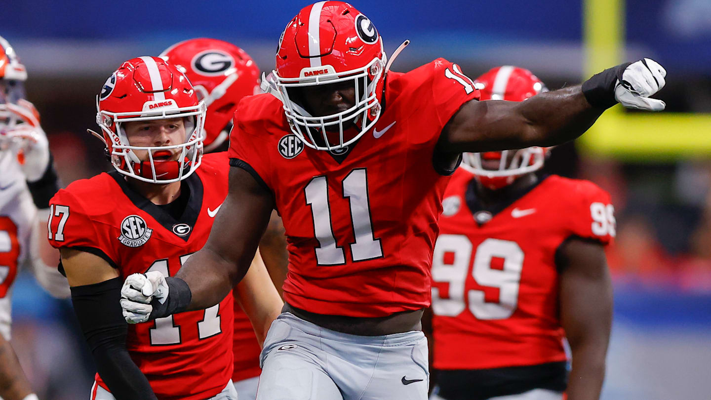 Georgia TE commit is putting his recruiting hat on