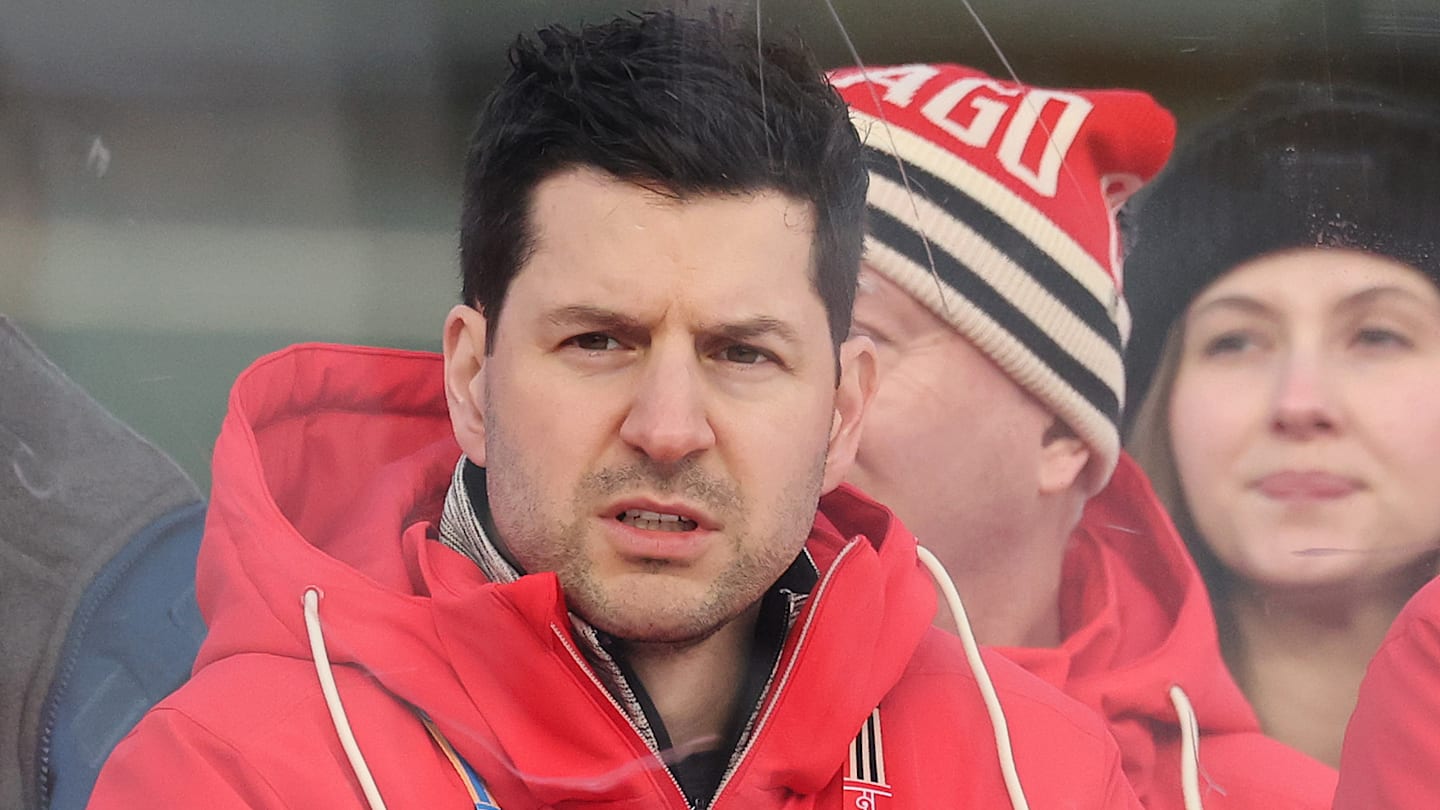 3 reasons why this offseason will be make or break for Blackhawks GM ...